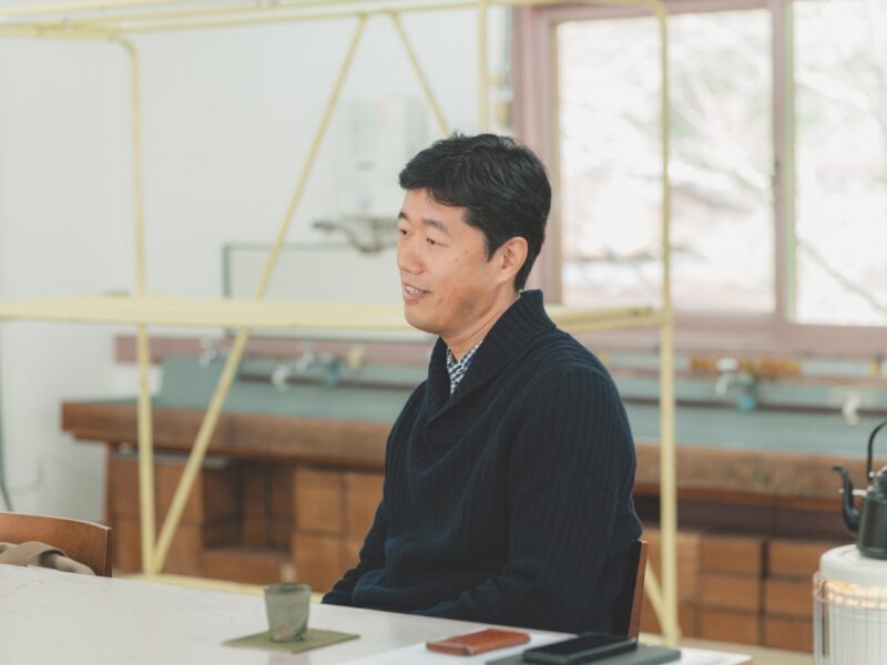 地域に眠る山野草を日常のお茶に。「tretre」が生み出した新しい摘み草のお茶文化 | Think LOCAL | 大丸・松坂屋